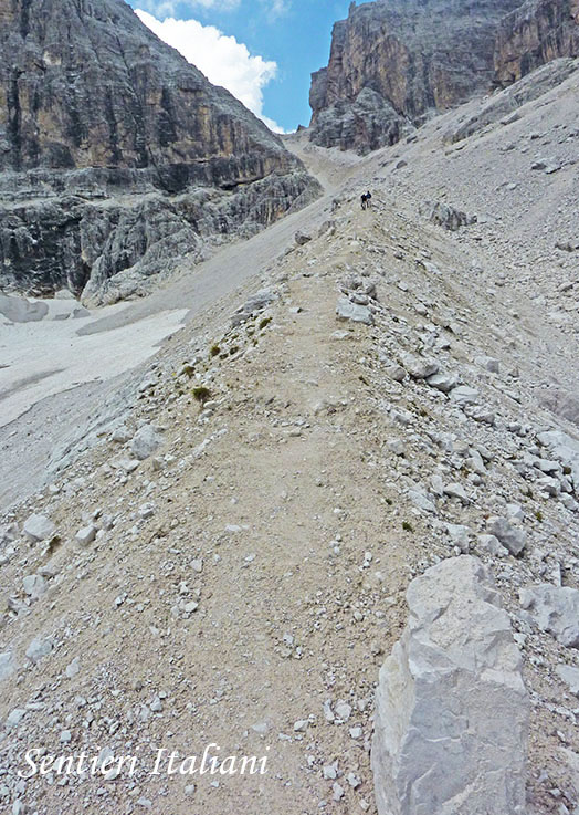 passo della sentinella dal rifugio berti al popera, dolomiti del comelico